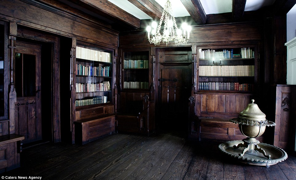 Dracula’s Castle | The Books of Daniel