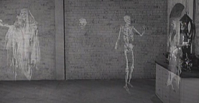 13 Ghosts/1960 Vs. Thir13en Ghosts/2001 – Which Film Wins? | The Books ...